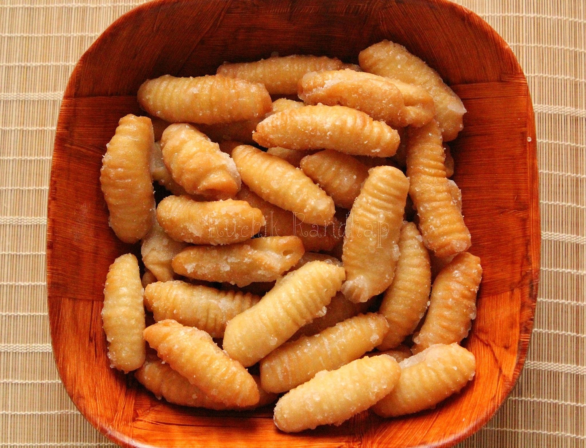 Kidyo/Kidiyo/Kulkuls (Sweet Dough Curls) + Video! - Ruchik Randhap